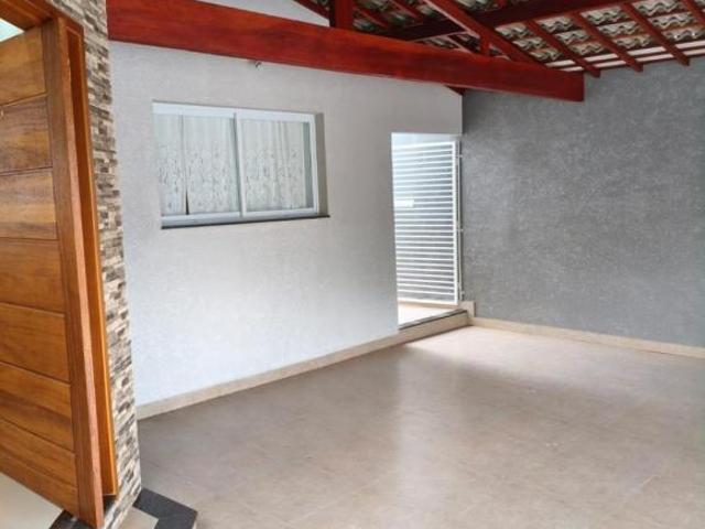Excelente Casa com 158m² de Área construída e amplo terreno de 250m²
