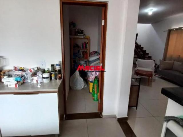 Excelente casa com 180m² de área construída
