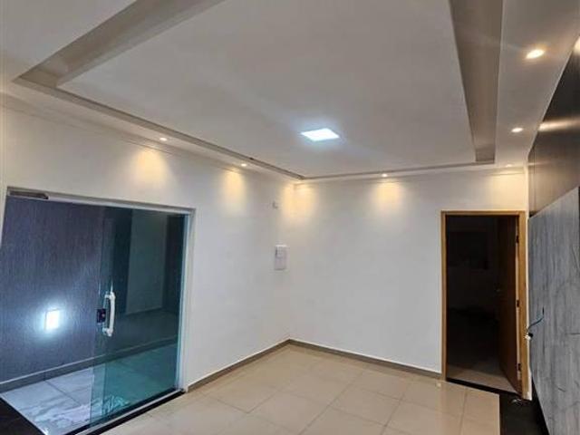 EXCELENTE CASA COM 2 DORMITÓRIOS NO BAIRRO VILA MIRIM EM PRAIA GRANDE!