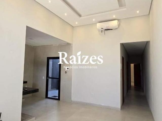 Excelente casa com 3/4 sendo 1 sítue no Novo Mundo