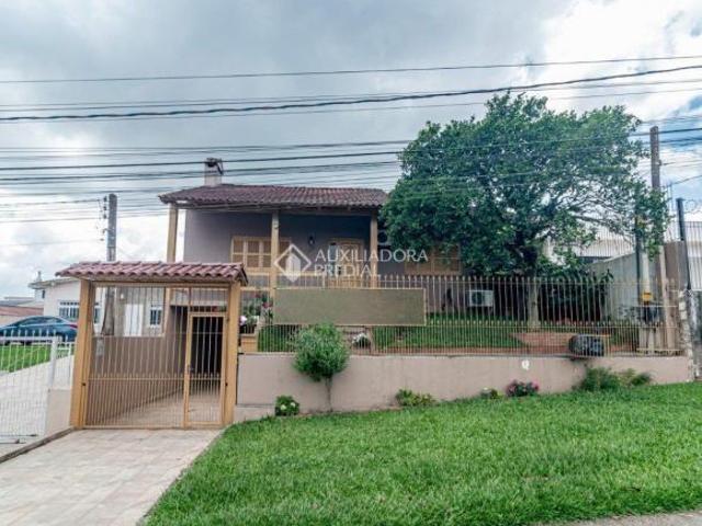 Excelente Casa com 422m², com Piscina, na São Lucas