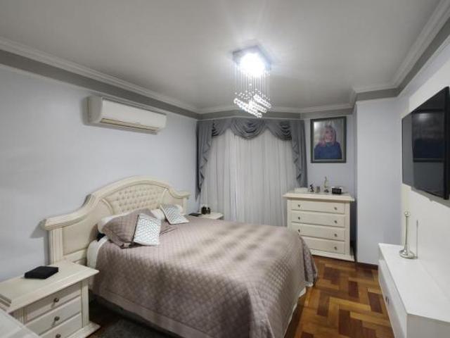 Excelente casa com 4 dormitórios sendo 2 suítes + piscina e sauna