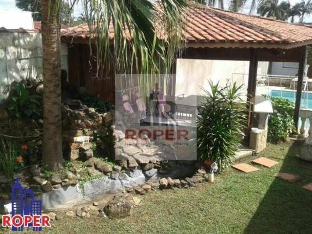 EXCELENTE CASA COM 4 DORMITÓRIOS/ESPAÇO GOURMET/PISCINA/6 VAGAS À VENDA EM ATIBAIA