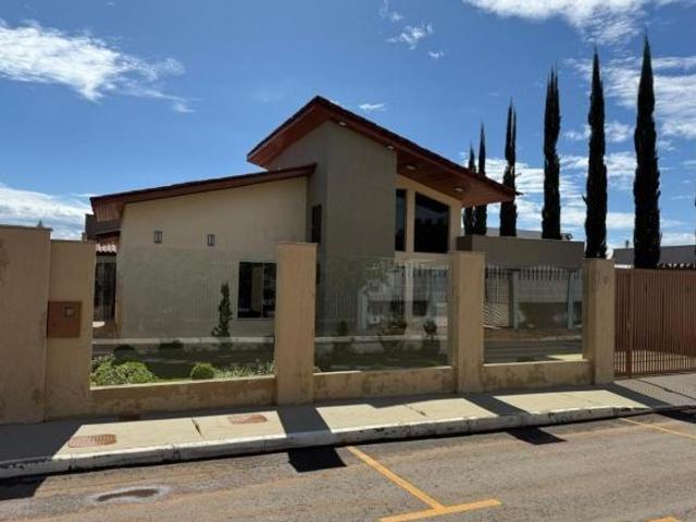 EXCELENTE CASA COM 4 QUARTOS EM CONDOMÍNIO NA VICENTE PIRES