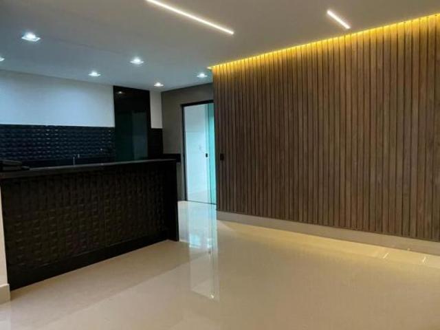 Excelente casa com 4 quartos