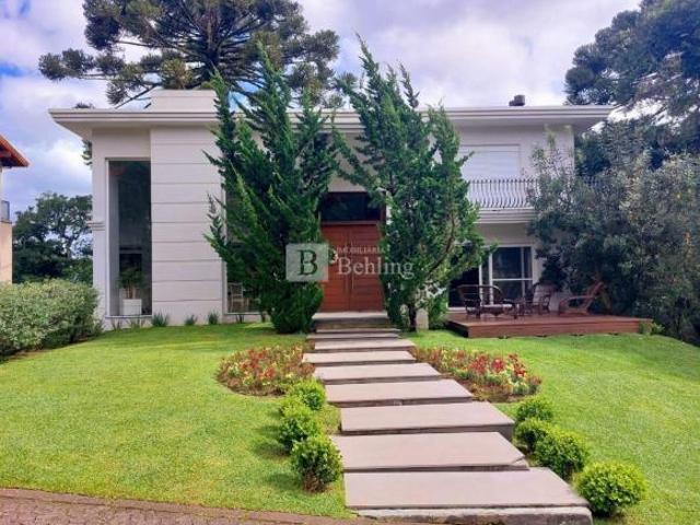 EXCELENTE CASA COM 4 SUÍTES