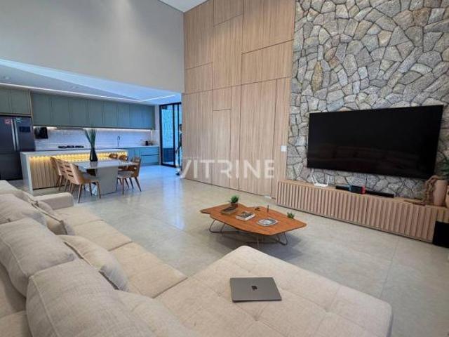 EXCELENTE CASA COM 4 SUITES PONTE ALTA NORTE, COND. WALL