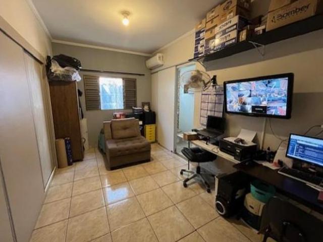 Excelente casa com comercio no Parque dos Pinus | Só aqui na Imobiliária Rosa e Rangel