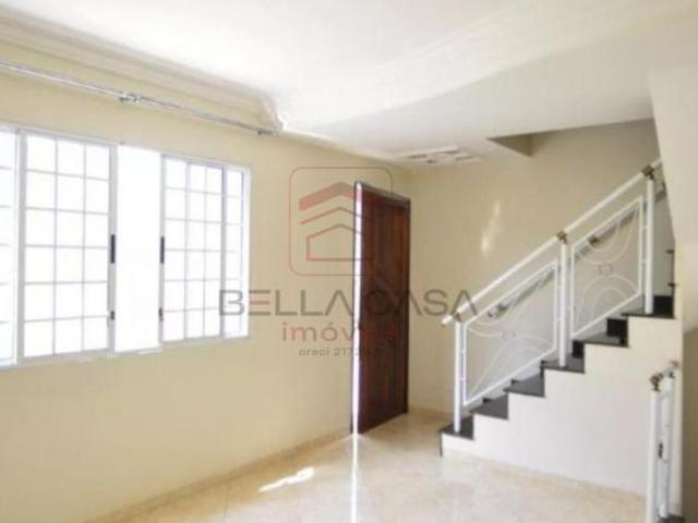 Excelente casa com churrasqueira