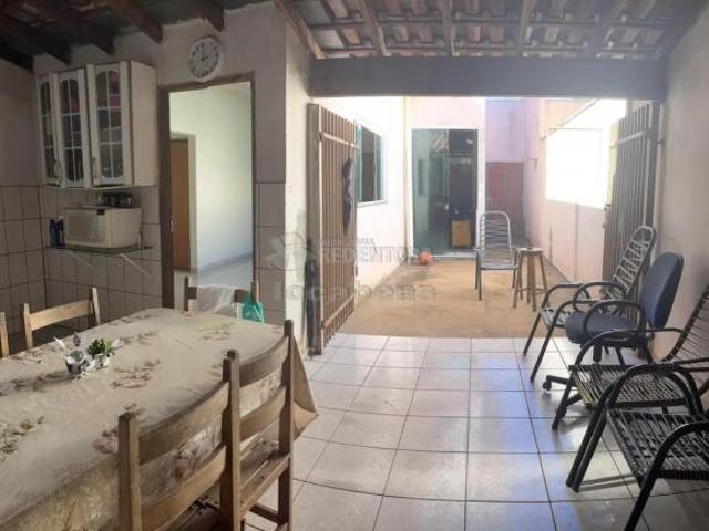 Excelente Casa com churrasqueira no Conjunto Habitacional SJ Rio Preto