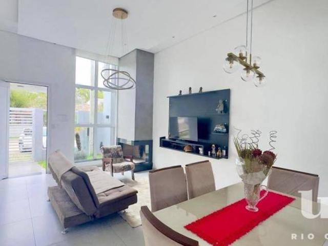 Excelente casa com alto padrão e próxima a Avenida Rio Grande