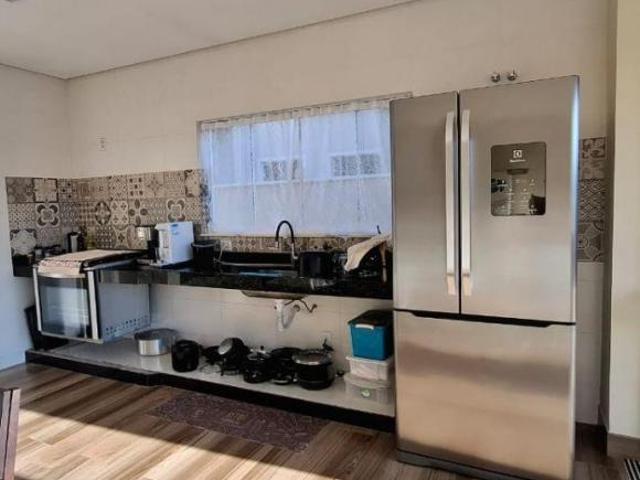 Excelente Casa com Ar Condicionado e Piscina Climatizada, 165m² Ninho Verde 2 Pardinho
