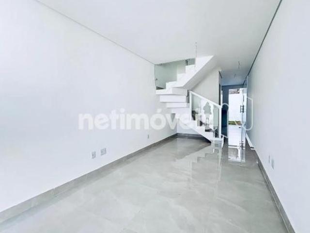 Excelente Casa com entrada individual no Floramar!