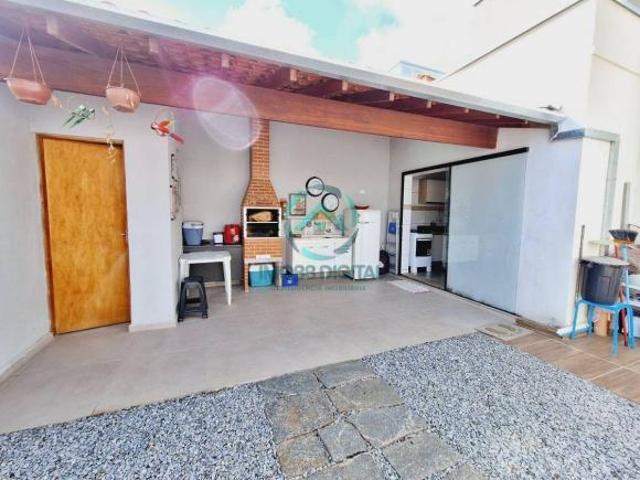 Excelente Casa com Lindo Acabamento de 3 dormitórios no Jardim Oásis