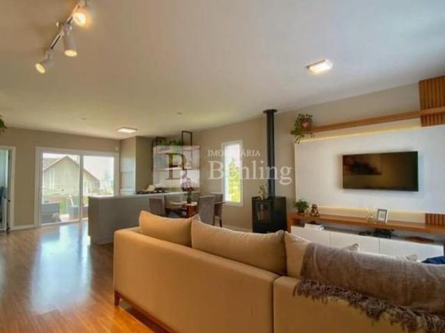 EXCELENTE CASA COM LINDA VISTA