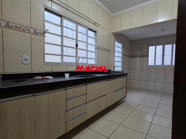 Excelente casa com suíte no Jardim Santa Inês 3