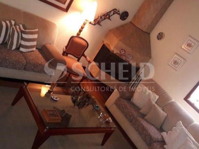 EXCELENTE CASA COM PISCINA