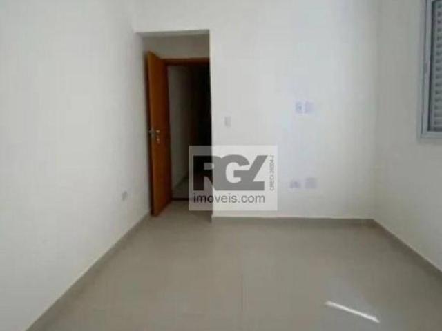 Excelente Casa com Piscina à Venda em Aparecida – Santos/SP