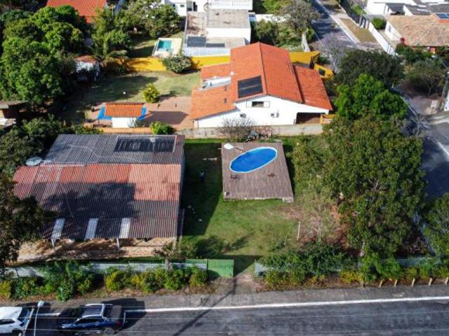 EXCELENTE CASA COM PISCINA AQUECIDA