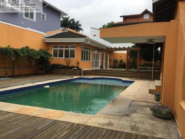 Excelente casa com piscina e churrasqueira