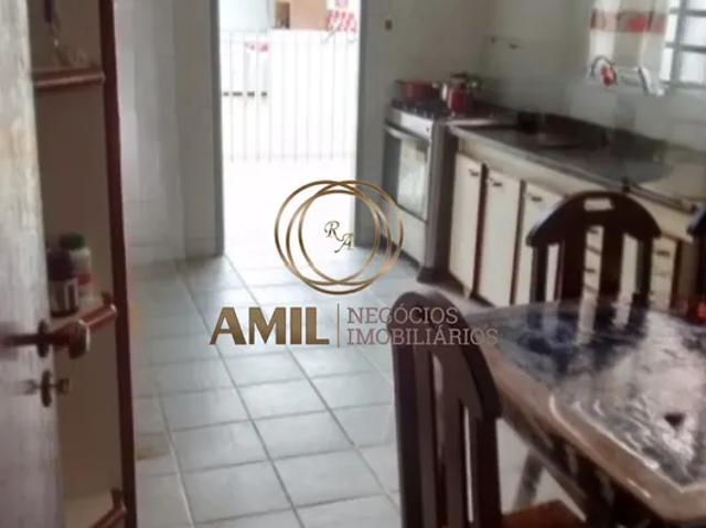Excelente casa com piscina / Jardim das Industrias / 04 dormitórios sendo 1 suíte / 96 m² de constru