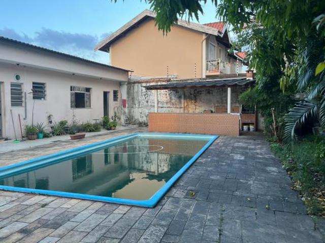 Excelente casa com terreno enorme 11 de frente rua tranquila na zona norte!