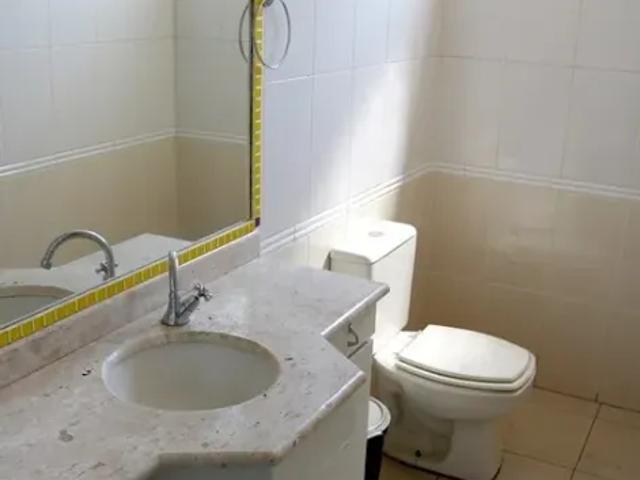 Excelente casa comercial