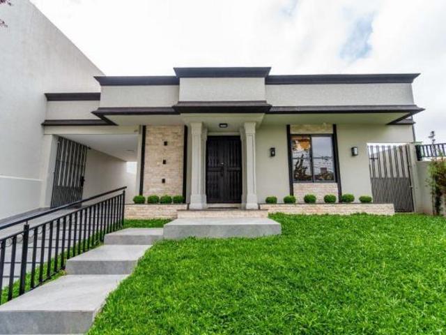 Excelente casa comercial no bairro Agua Verde