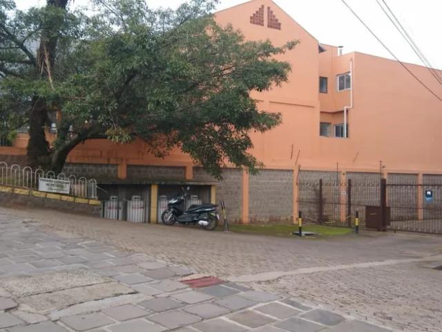 Excelente casa comercial no bairro Glória!