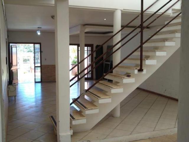 Excelente casa comercial no bairro Glória!