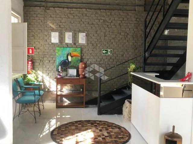 Casa Comercial à venda na Avenida Assis Brasil no bairro Passo da Areia