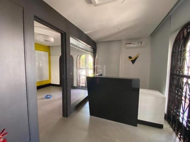 Excelente Casa Comercial Reformada Para comprar Partenon Porto Alegre/RS