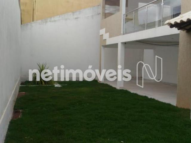 Excelente Casa de 4 Quartos à Venda no Bairro Garças – Moderna, Nova e Próxima à Lagoa da Pampulha