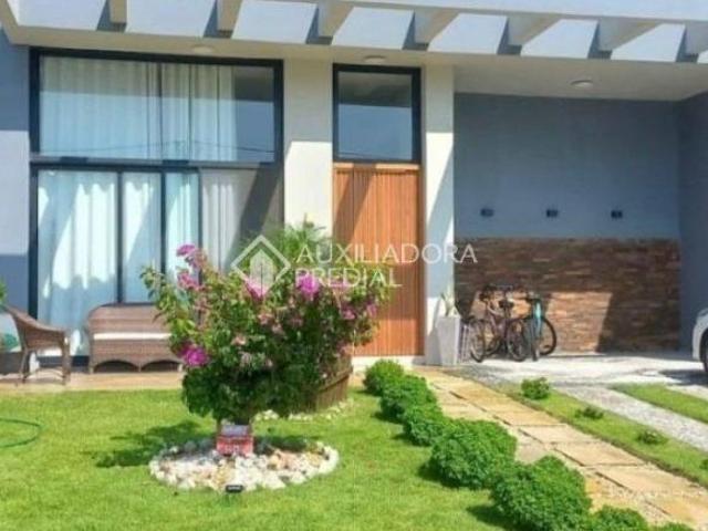 EXCELENTE CASA DE 4 QUARTOS À VENDA NO CONDOMINIO DUBAI RESORT