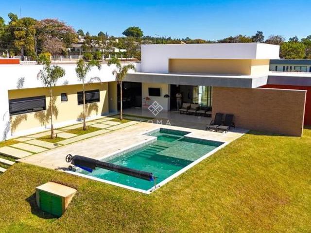 EXCELENTE CASA DE 4 QUARTOS NA QUADRA 17 PARK WAY