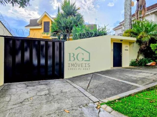 Excelente casa de 550m² á venda no Centro de Poços de Caldas MG
