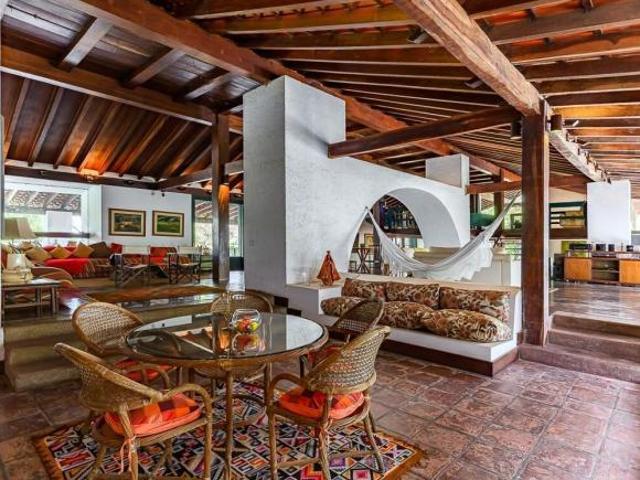 Excelente Casa de 6 quartos, sendo 5 Suítes situada na SMPW 3, uma das melhores Quadras do Park Way