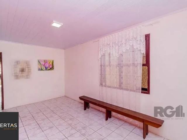 Excelente casa de 70m² com 3 dormitórios no bairro Sarandi