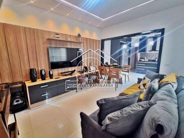 Excelente casa de 02 dormitórios, garagem para 2 carros e também uma ótima piscina no bairro Caiçara
