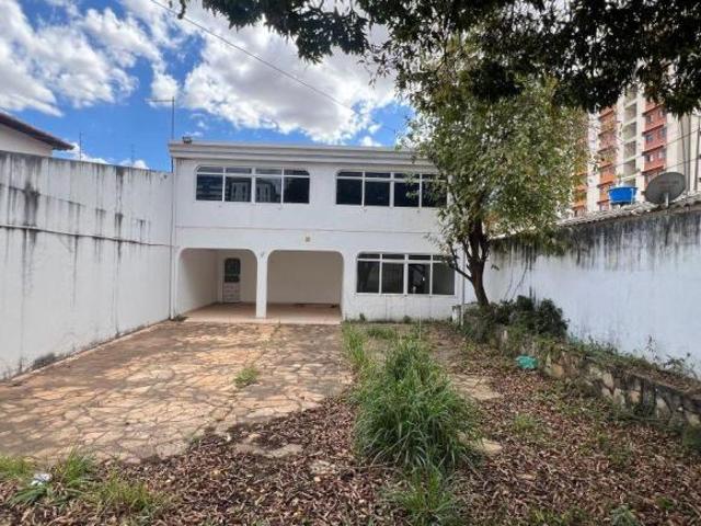Excelente Casa de 04 quartos em Taguatinga sul