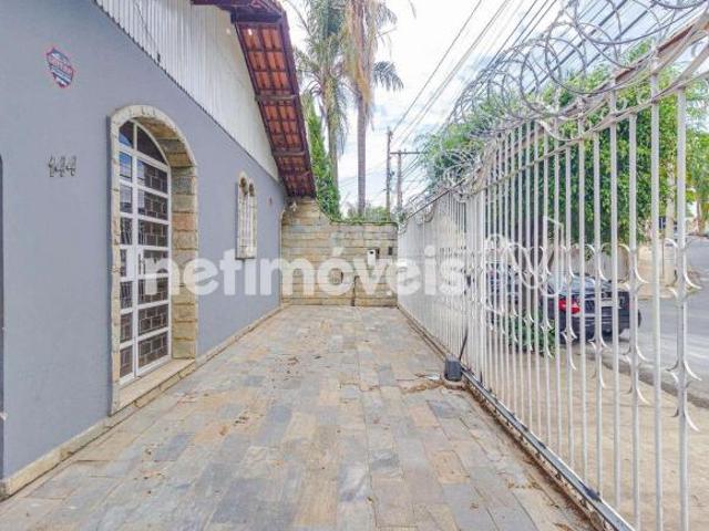 Excelente Casa de 06 Quartos à Venda no Santa Branca – Conforto e praticidade
