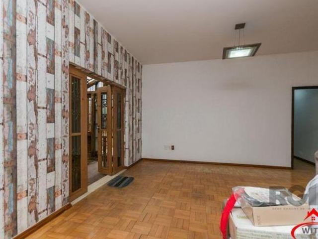 Excelente casa de 150m² com 3 dormitórios e 2 vagas