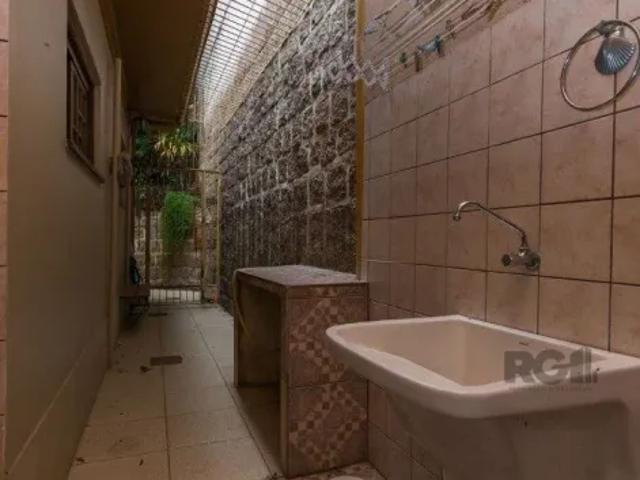 Excelente casa de 150m² com 3 dormitórios e 2 vagas