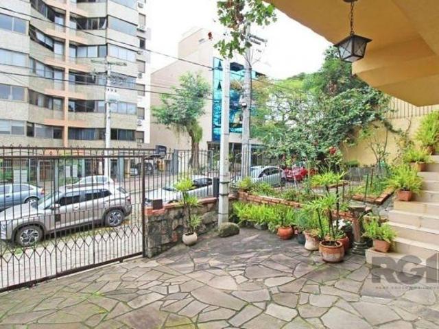 Excelente casa de 154m² com 3 dormitórios e 2 vagas
