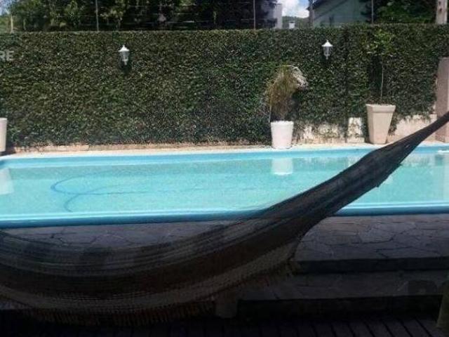 Excelente casa de 188m² com 5 quartos sendo 2 suítes