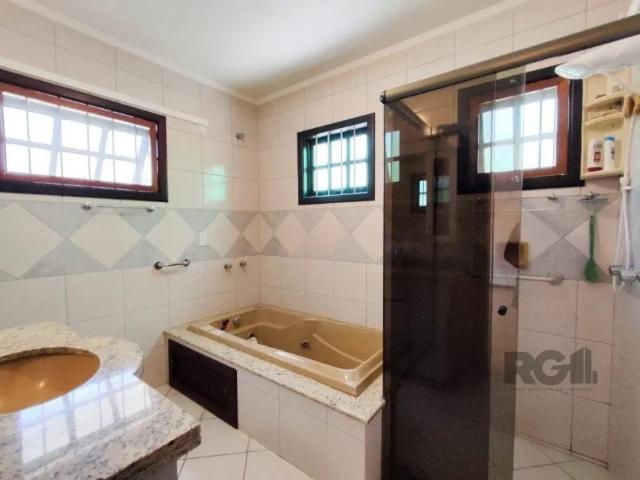 Excelente casa de 230m² com 4 dormitórios e 3 vagas