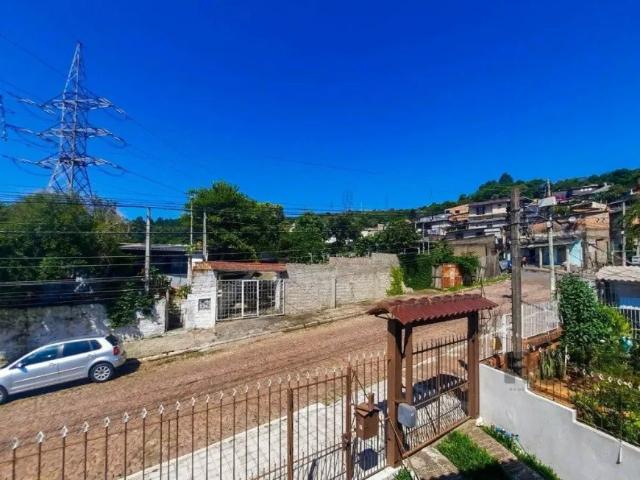 Excelente casa de 240m² com 4 dormitórios e 2 vagas