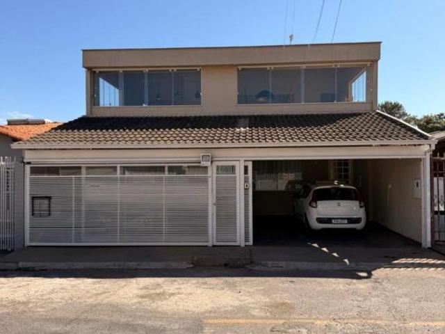 Excelente Casa de 280 m² com 5 quartos à venda no Guará II