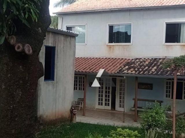 Excelente casa de 2 pavimentos a venda no Betania
