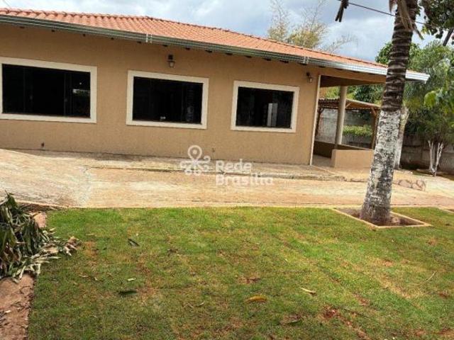 EXCELENTE CASA DE 2 QUARTOS PARA VENDA EM ARNIQUEIRAS